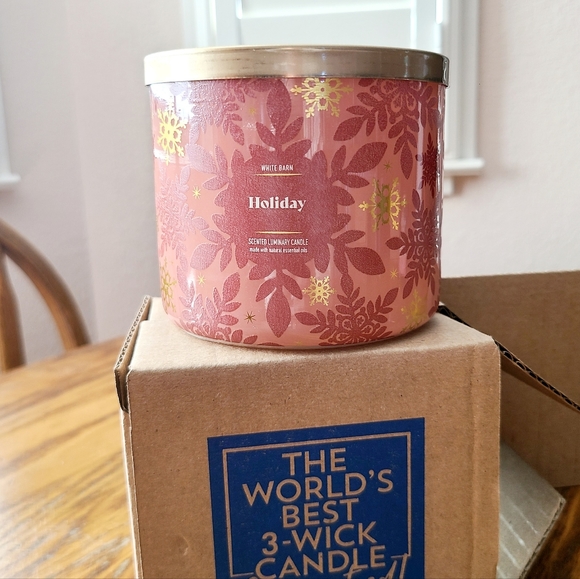 White Barn | Accents | Bogo 5 Offnwt White Barn Holiday 3wick Candle ...